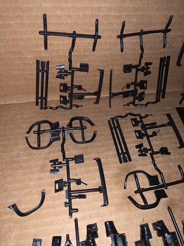 Vintage Junkyard Lot Of Plastic Model Parts And Pieces (Lot JY448) | eBay