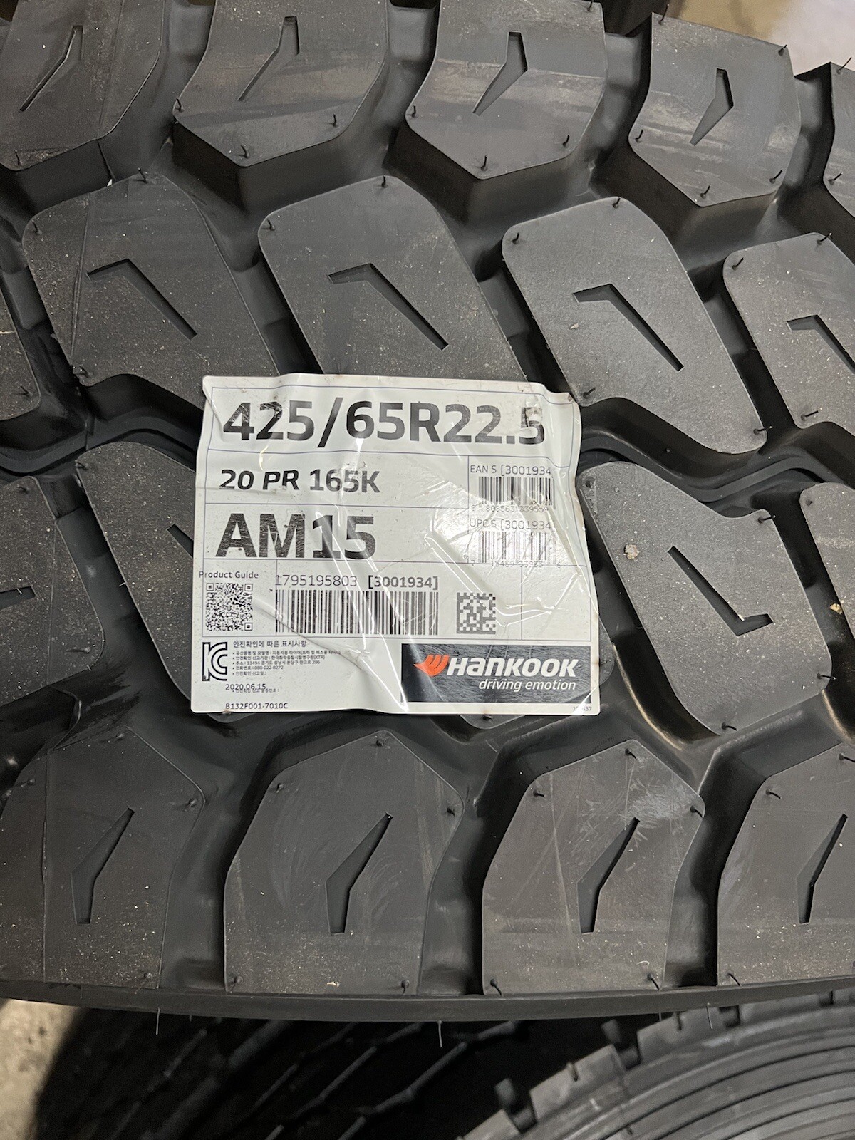 Maximize Performance with Hankook AM15 425/65R22.5/20 - All Position On ...