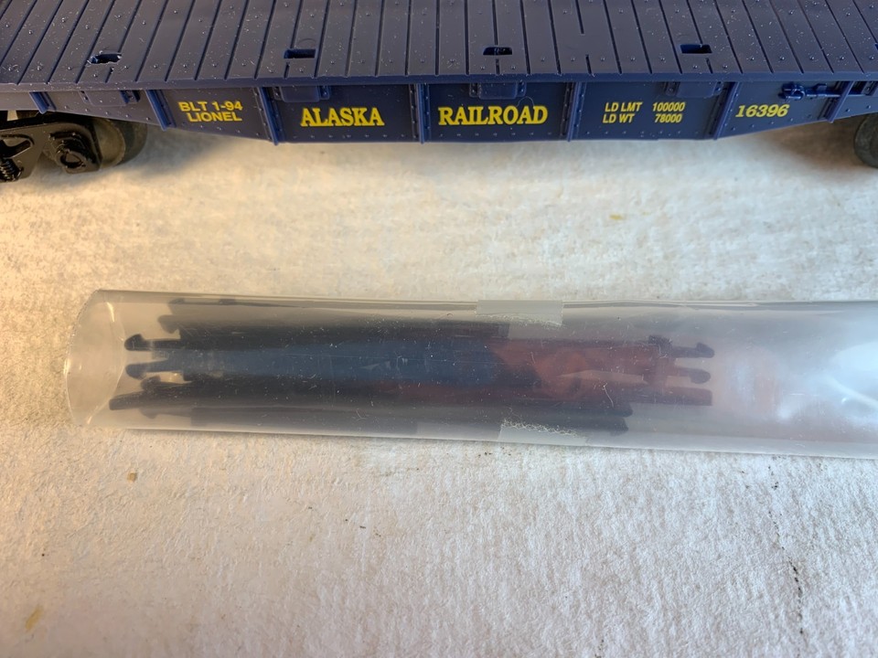 LIONEL 6-16396, ALASKA RAILROAD BULKHEAD FLAT CAR w/STAKES, NIB (1994 ...