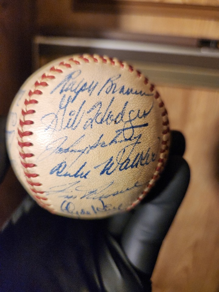 57 Brooklyn Dodgers Signed Baseball With 22 Signatures | eBay