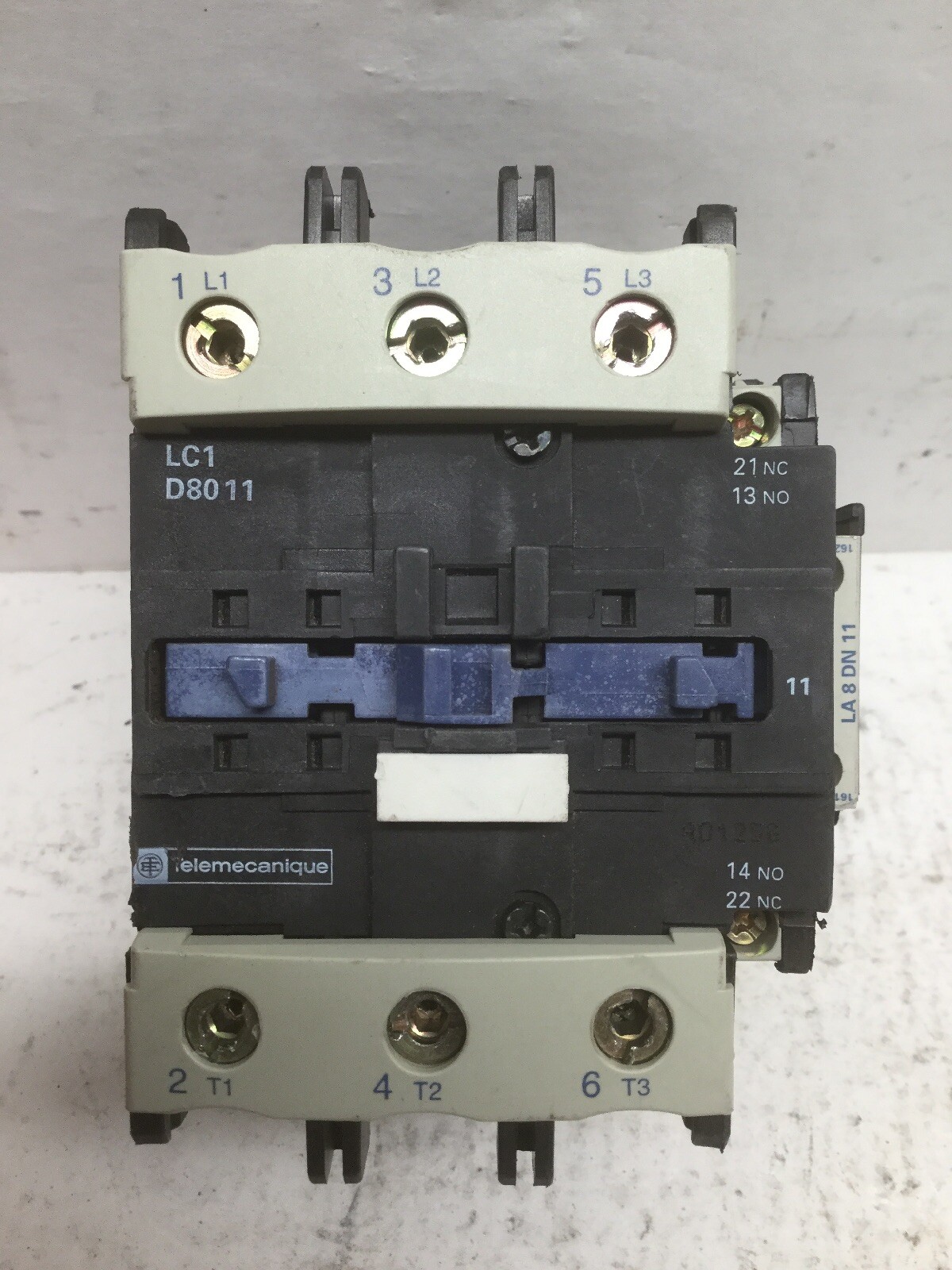 Telemecanique LC1D8011 Contactor 125A 120V LC1-D8011 WITH LA8DN11 LA 8 ...