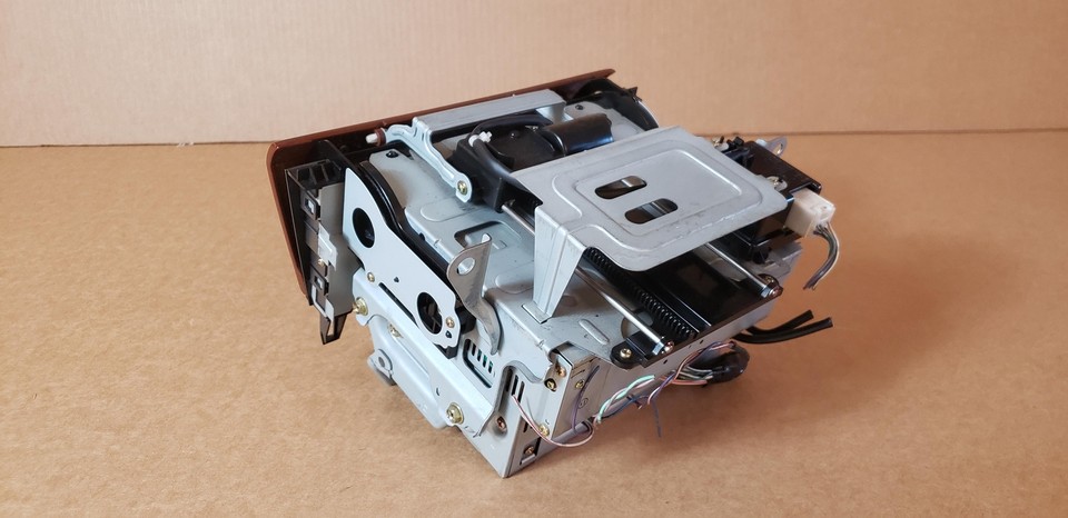 2002-2010 Lexus SC430 Radio 6 CD Changer Player Mark Levinson OEM 86120 ...