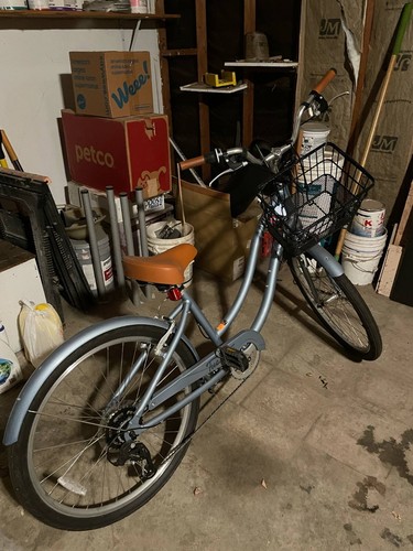 Negotiable - Tuesday Blue 26 tire 6-speed cruiser bike in excellent ...