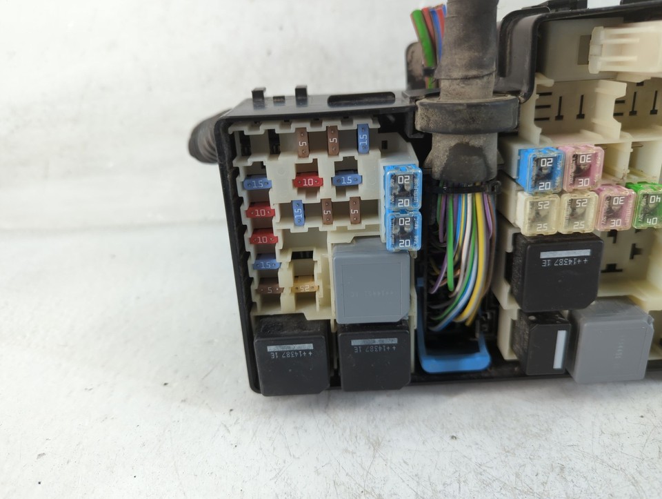 2013-2016 Ford Escape Fusebox Fuse Box Relay Module Av6t-14a067-ad ...