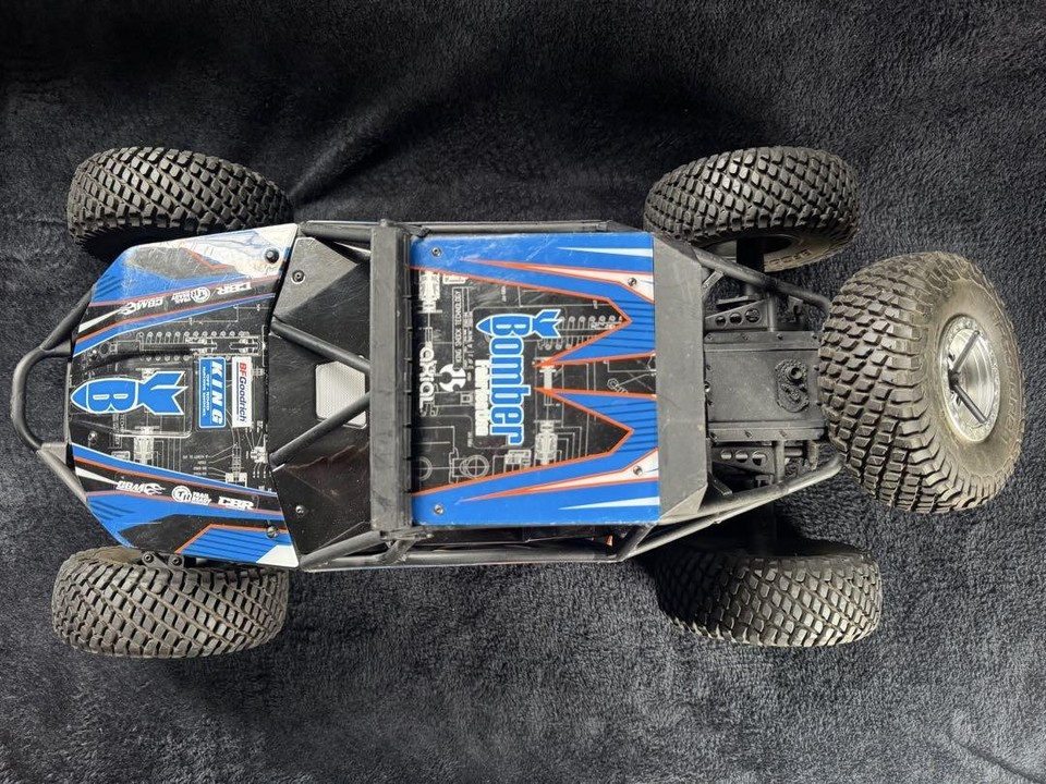 Axial Rr10 Bomber Rc Rock Racer 1/10 Scale 4Wd Off-Road Crawler Trail ...