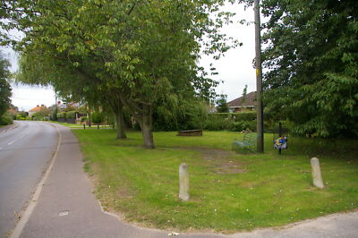 Photo 12x8 Green in Pott Row This isn't the main village green, but a ...