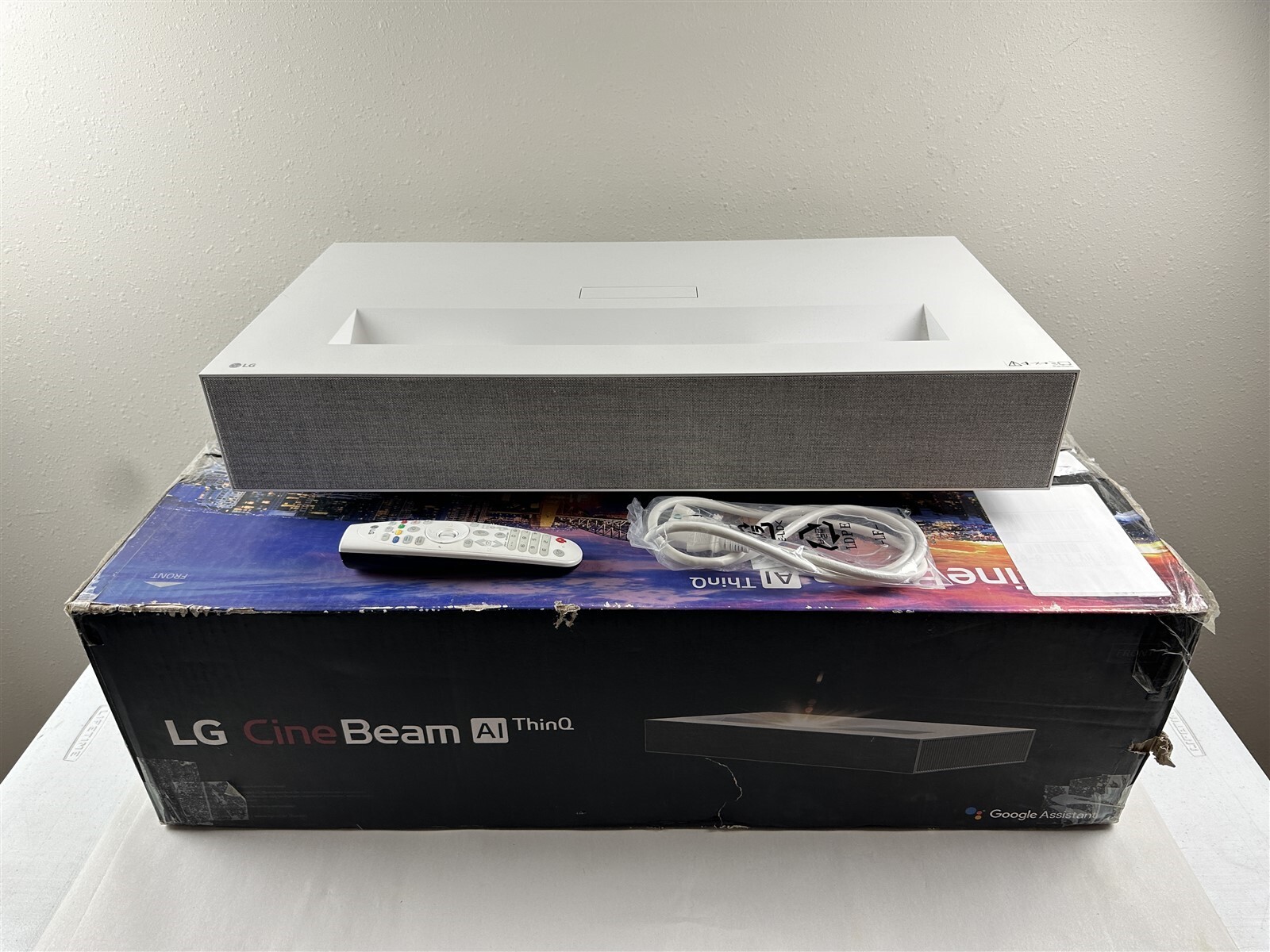LG CineBeam HU85LA 4K UHD Ultra Short Throw Laser Projector - 2700 ...