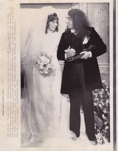 TINY TIM & BRIDE Miss Vicky JUST MARRIED * VINTAGE ICONIC 1969 MUSICIAN ...