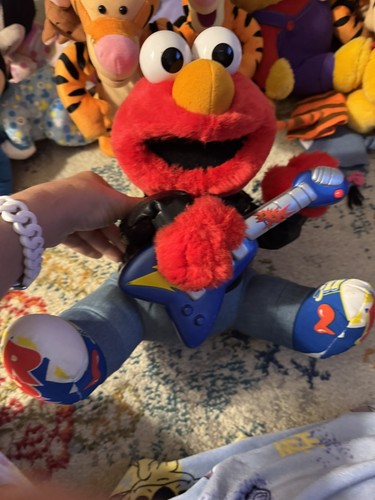 Vintage Sesame Street Elmo Rock & Roll Singing Shaking Guitar Playing ...