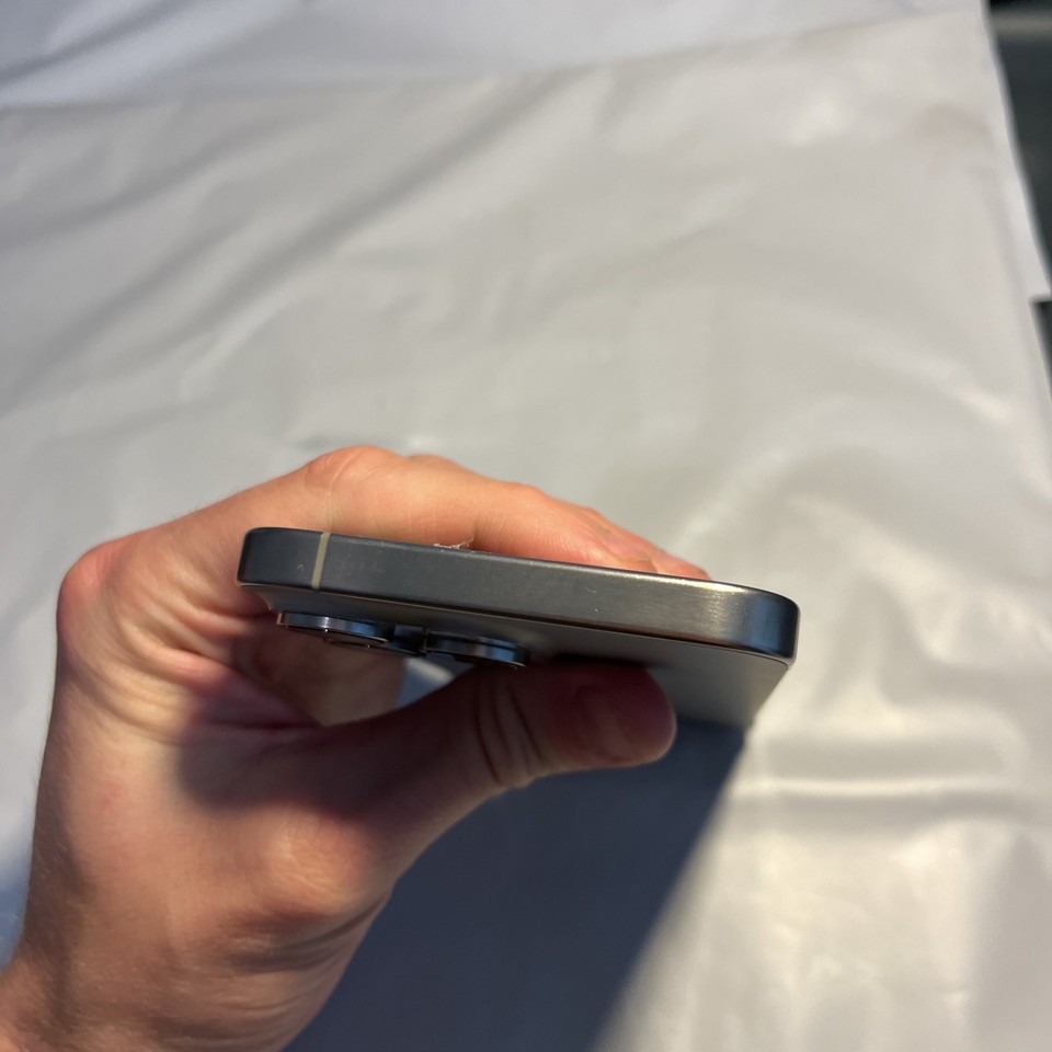 Apple iPhone 15 Pro Max - 256GB (T-Mobile ONLY) BAD SCREEN - SOLD AS IS ...