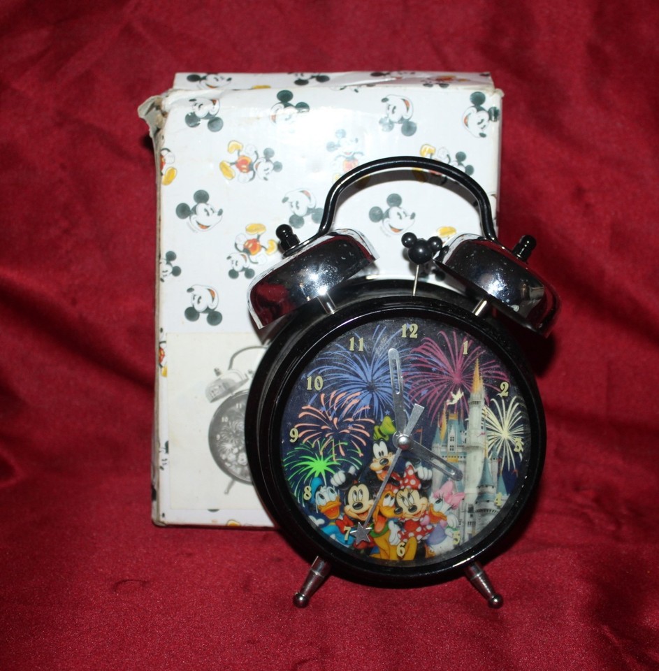 Walt Disney Mickey Mouse Goofy Donald Duck Minnie Mouse Pluto Daisy ...