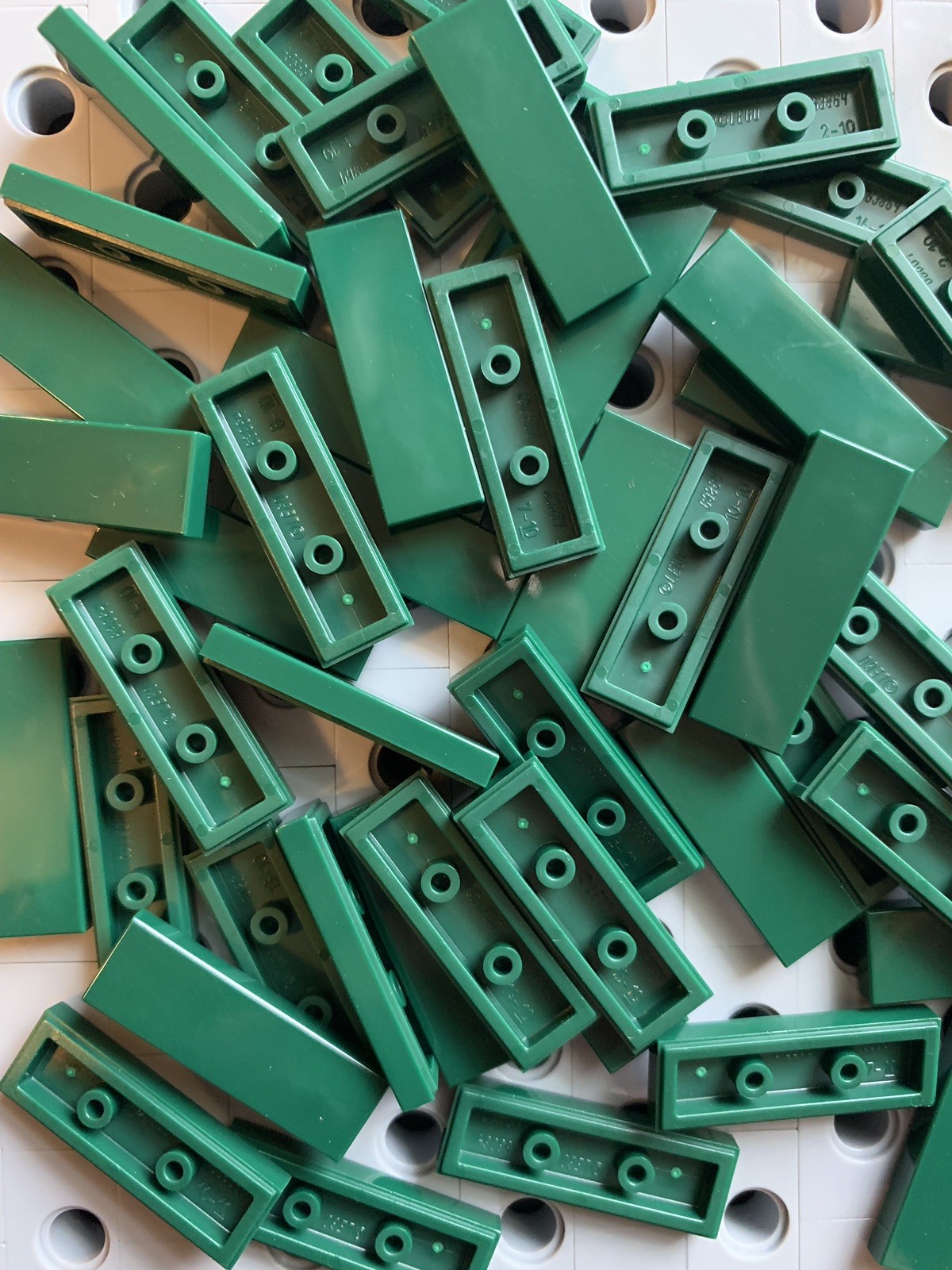 Lego 1x3 Earth Green Tiles Smooth Finishing Flat Modular Buildings New ...