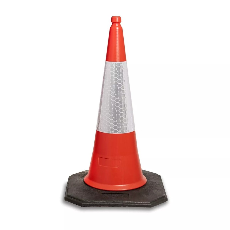 RED TRAFFIC CONES - HEAVY DUTY 750 MM HIGH 5 TO 200 PACK SIZES ...