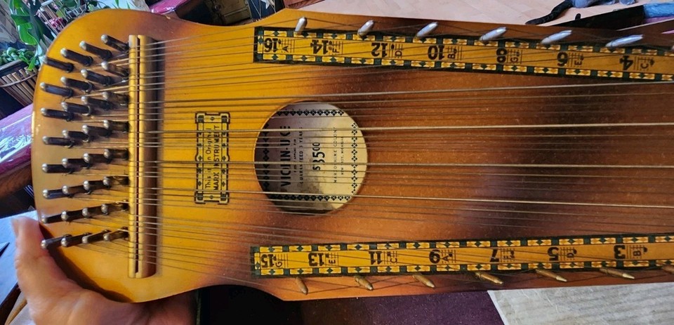 VINTAGE MARXOCHIME COLONY VIOLIN UKE W/BOW IN BOX, VINTAGE MUSIC SHEETS ...