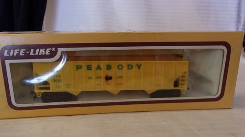 HO Scale Life-Like, 45' Three Bay Hopper, Peabody Short Line, Yellow ...