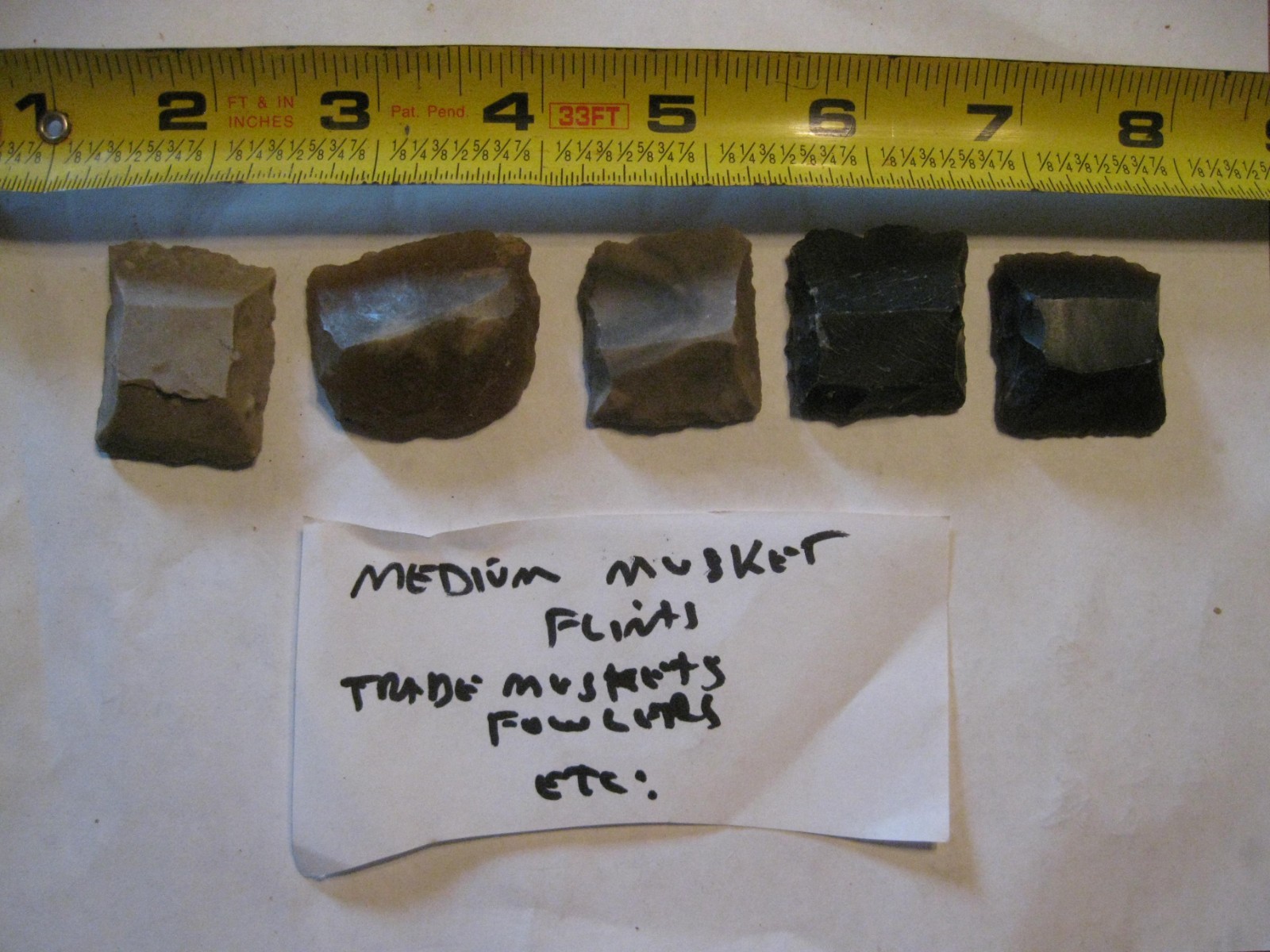 Medium Musket, 6 Flints and 2 Leather Flint Pads. Hand Knapped in the ...