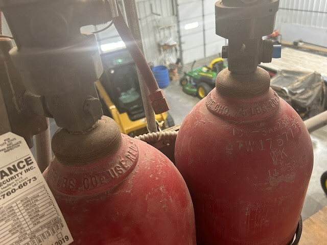 Kidde 75# CO2 Tanks and Badger DC-150 Dry Chemical Cylinder Suppression ...