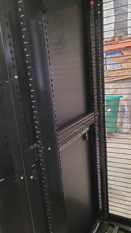 Dell 42U Server Rack With Doors/Side Panels No Keys Doors Unlocked ...