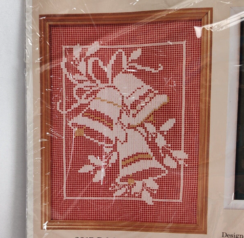 Vintage Creative Circle Lace Net Darning Kit Christmas Celebration ...