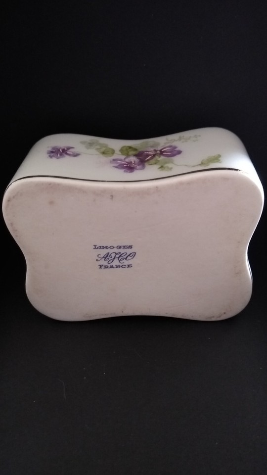 LIMOGES FRANCE PORCELAIN TRINKET BOX W/violet and pink Cosmos HAND ...