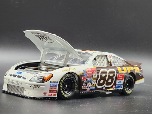 2001 Vintage Die Cast UPS Dale Jarrett 1:24 #88 NASCAR Ford Taurus UPS ...