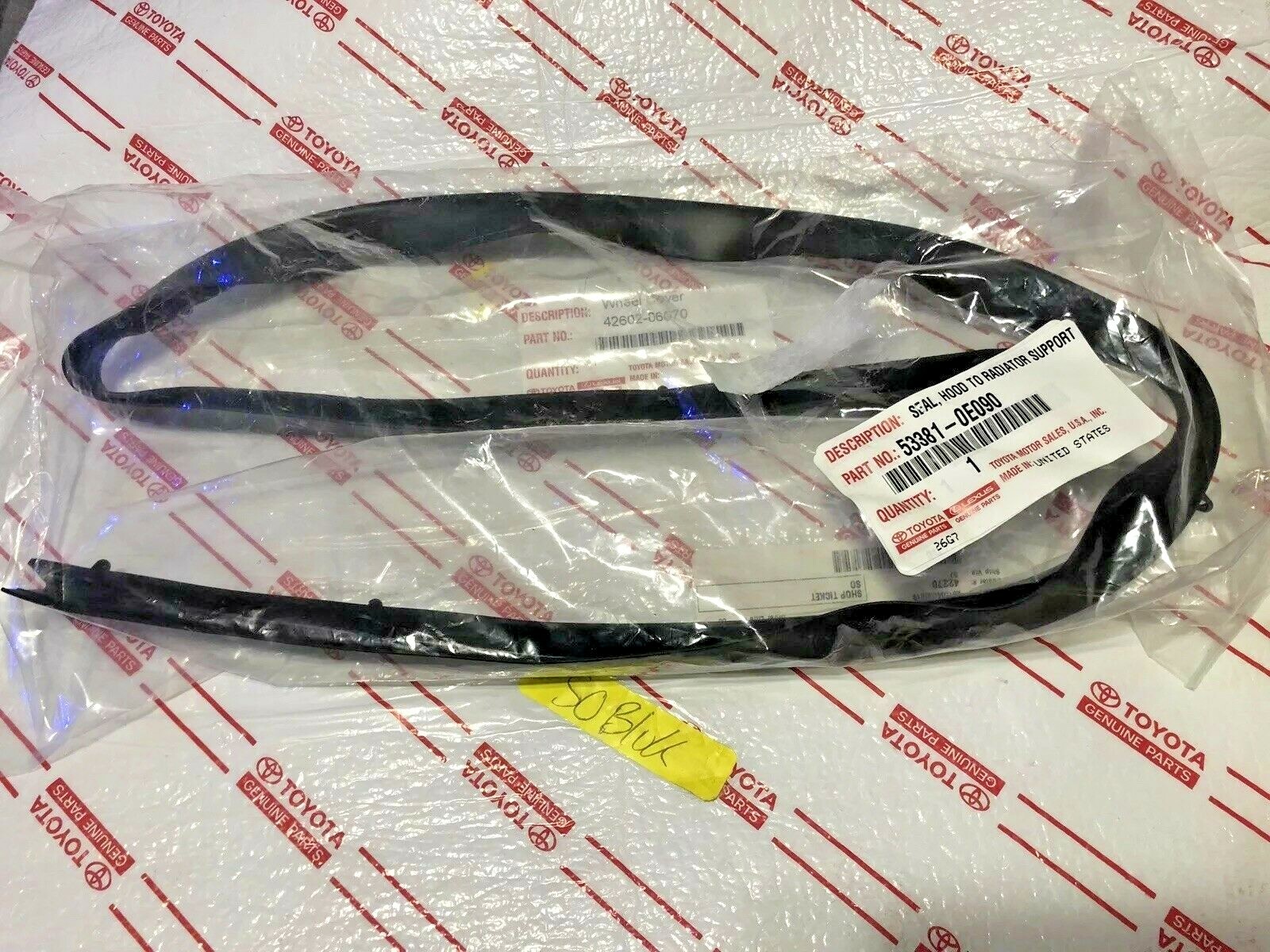 2016-2020 Lexus RX350 RX450H OEM Front Hood To Grille Seal Rubber ...