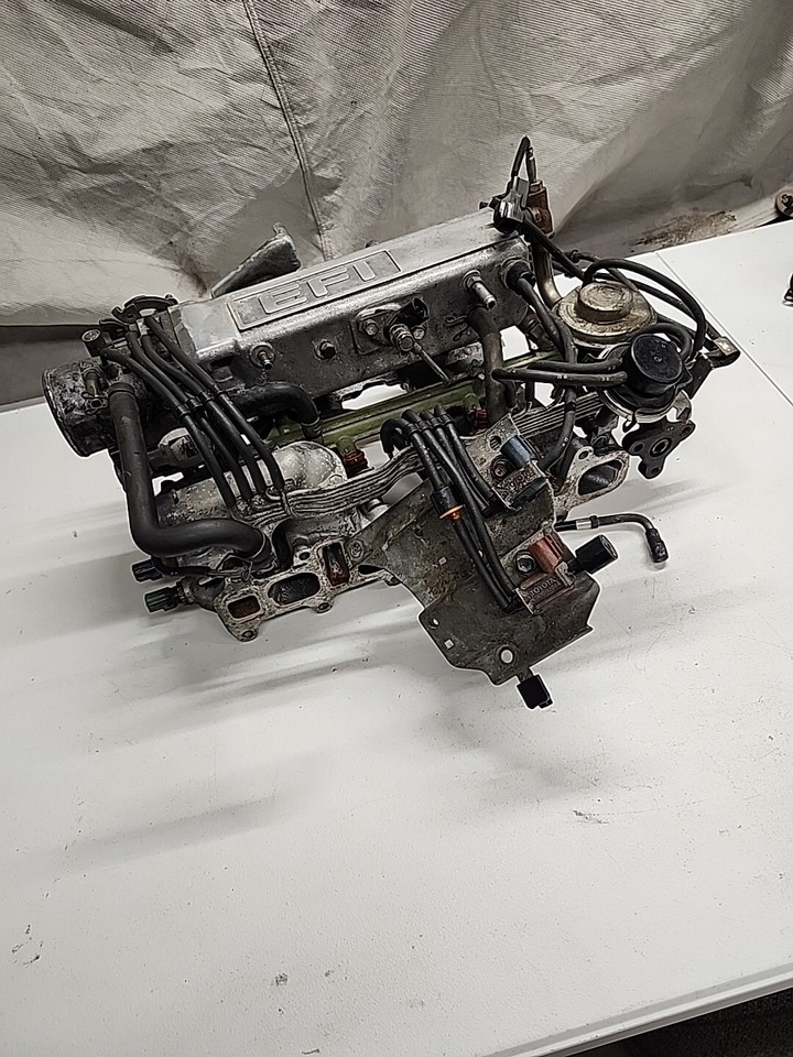 94 Toyota P/u 4runner 22re EFI complete Upper & Lower Intake Plenum ...