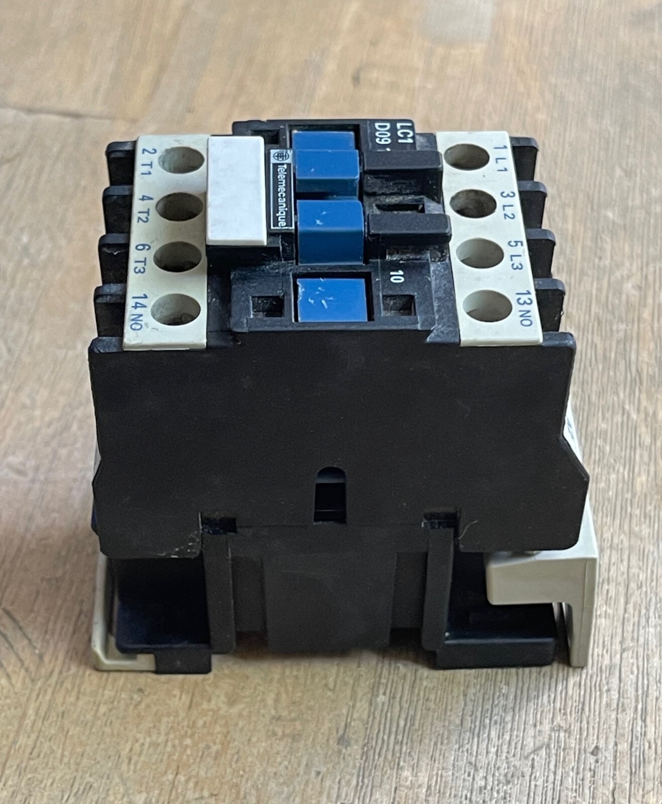 TELEMECANIQUE LC1 D0910 CONTACTOR WITH LA4DA1U 110V | eBay