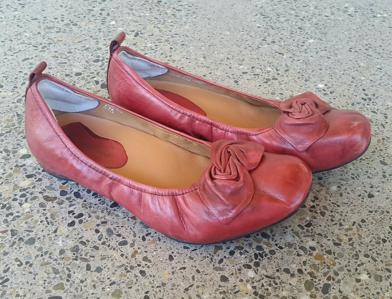 Earthies RUBIO Leather Flats Slip On Shoe Dark Red Crimson Flower Women ...