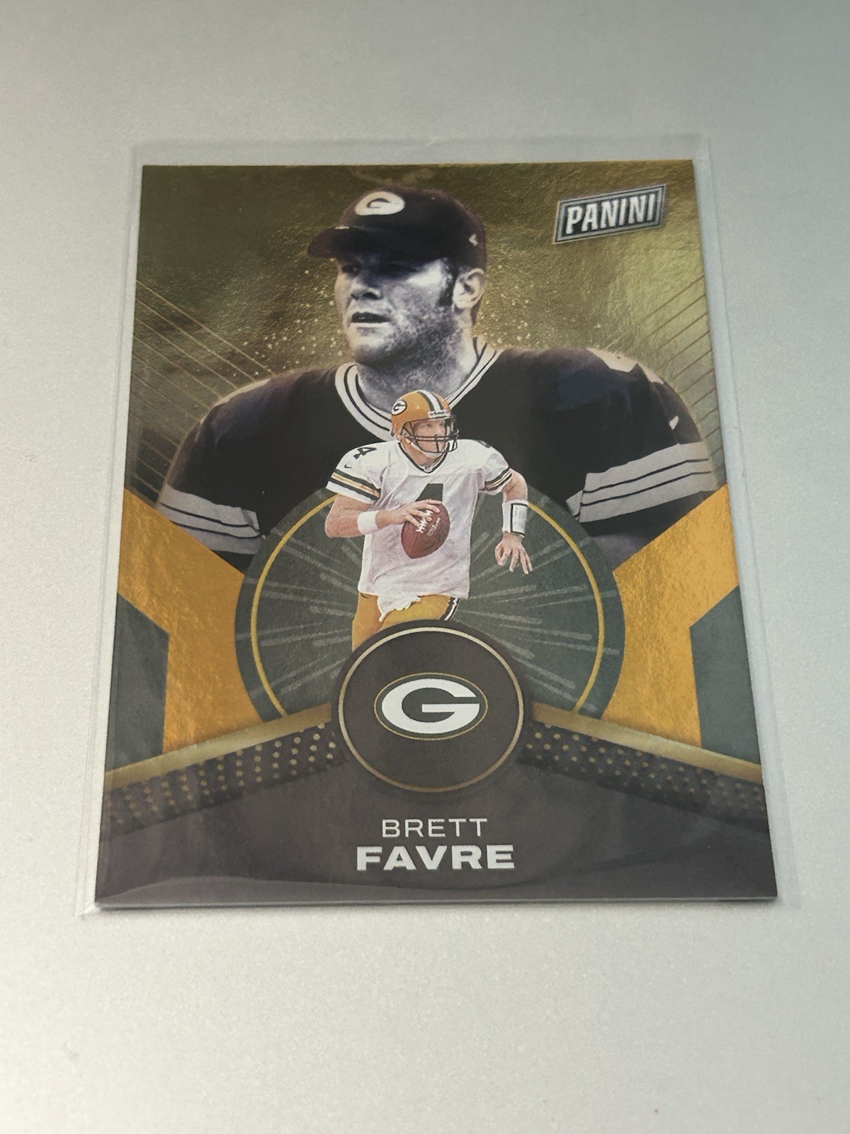Brett Favre 2024 Panini Player of the Day #72 Red /99 Price Guide ...