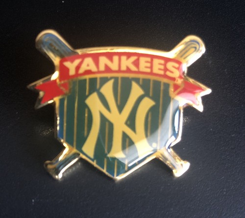 New York Yankees Baseball Pin MLB Logo NY Bats | eBay