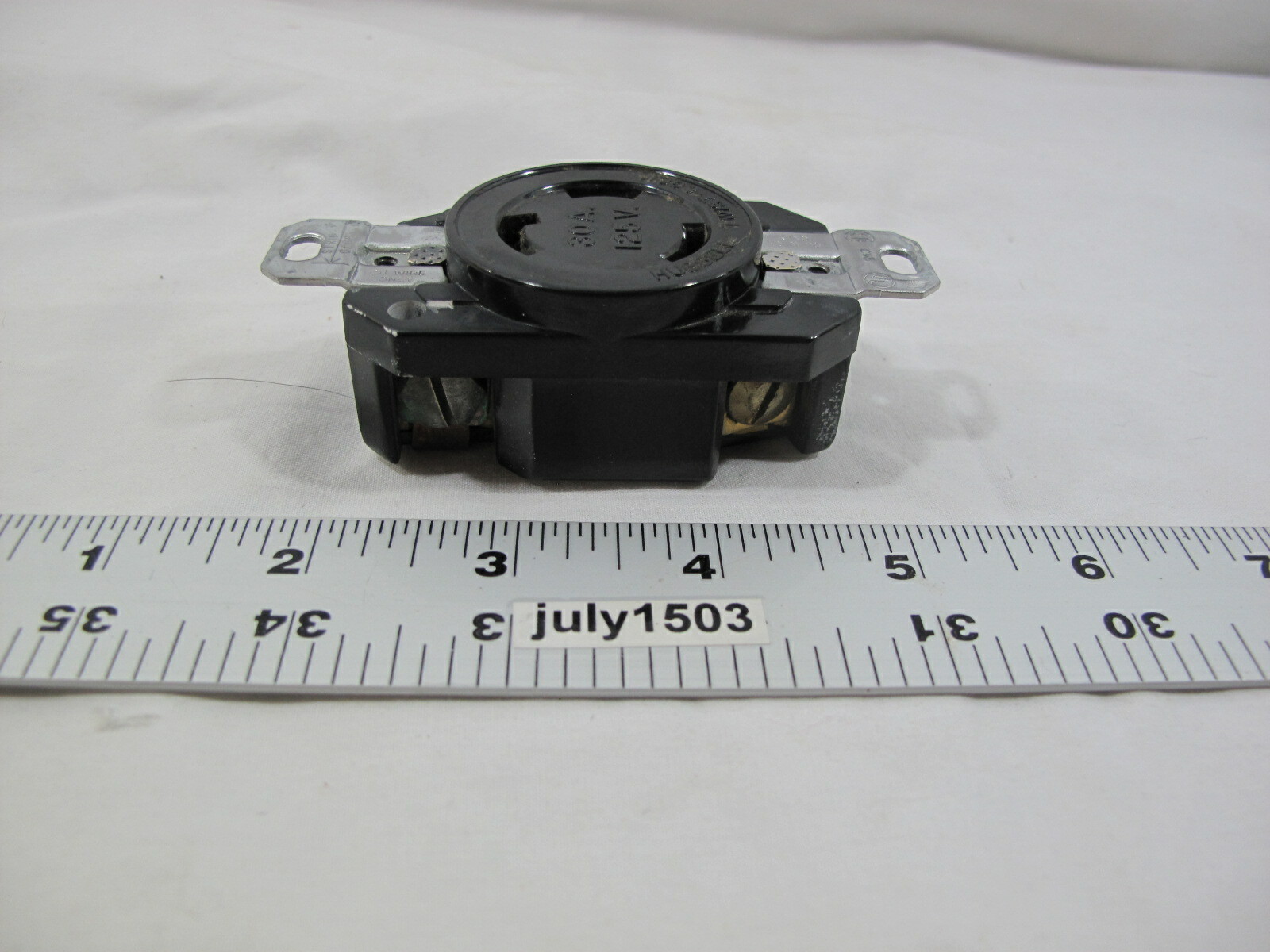 (1) Hubbell HBL2610 Twist-Lock Receptacle NEMA L5-30R 30A 125VAC 2P 3W ...