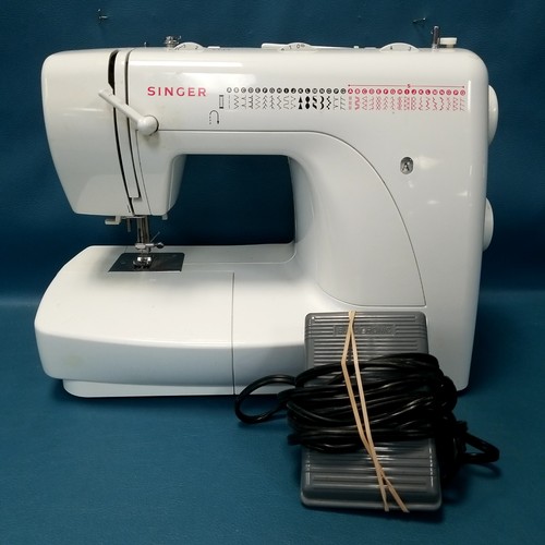 Singer 2932 Sewing Machine Tested Works! No Case | eBay