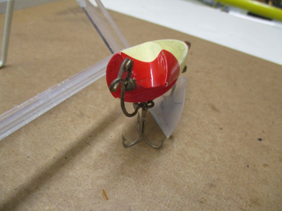 VINTAGE LURE ** Bite Em Bate * Revolving Bate White and Red *** RARE ...