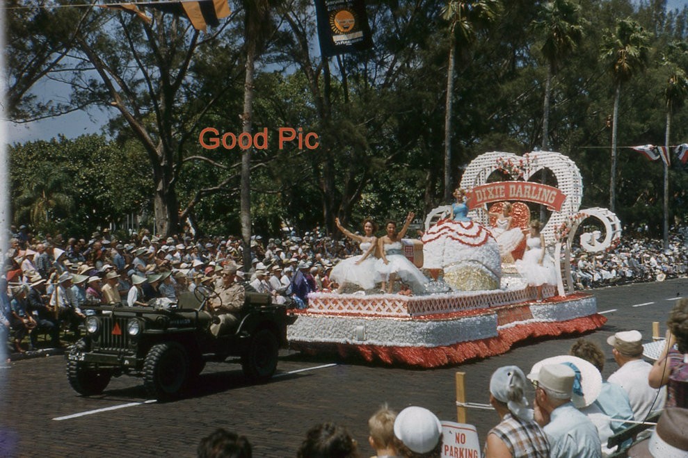 #XX107 - y Vintage 35mm Slide Photo- Big Parade Float- Red Kodachrome ...