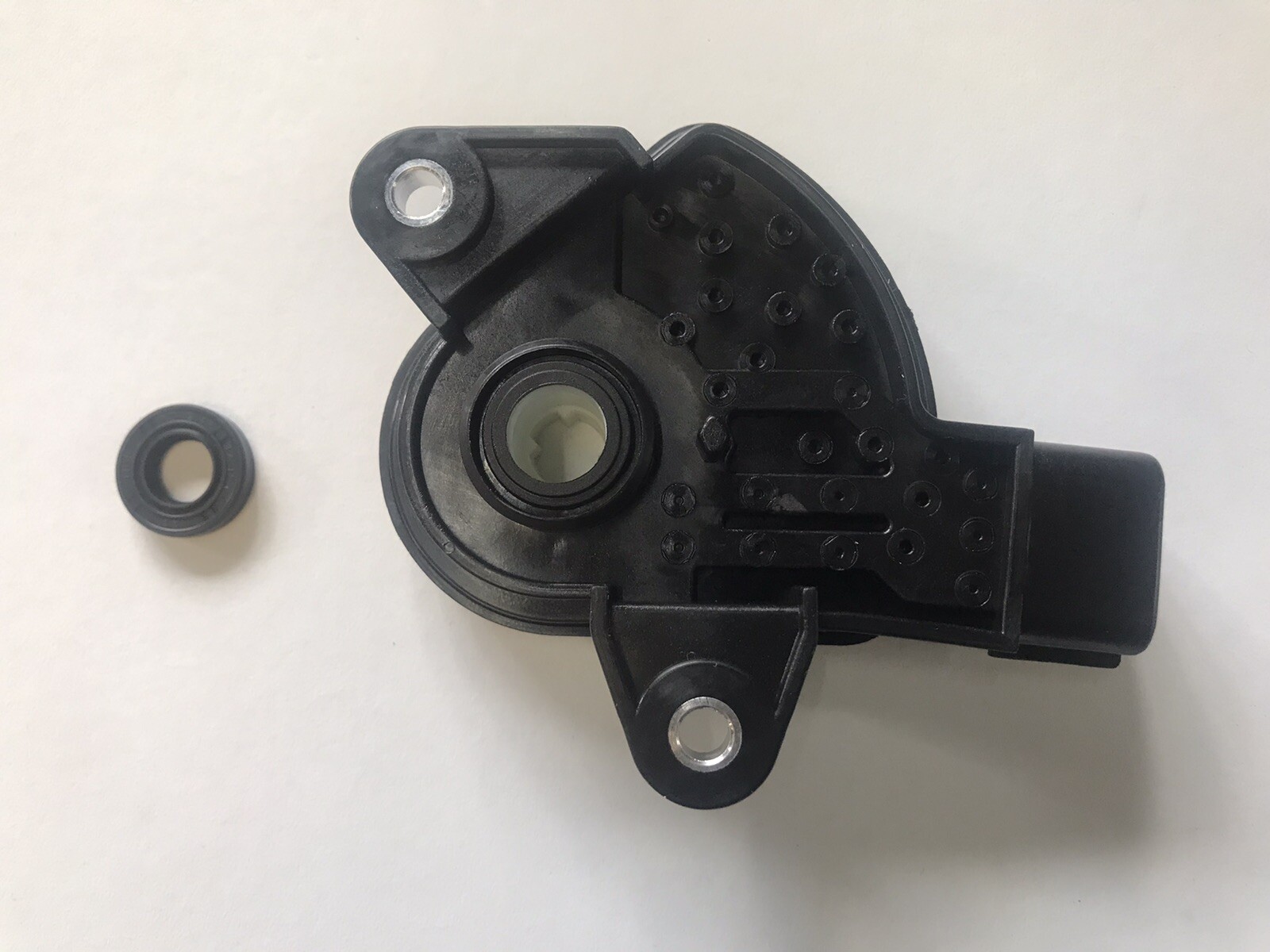 Ford BTR neutral starter switch with selector seal falcon BA BF FG 4spd ...