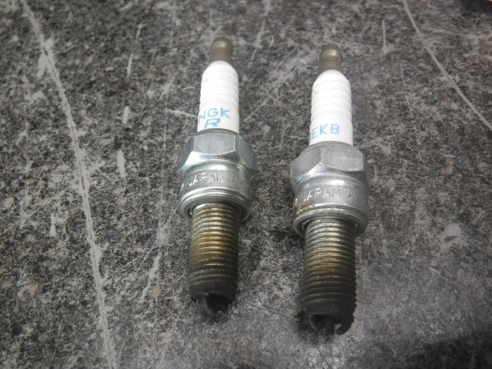 18 Yamaha YZF R6 Two Spare Spark Plugs S2G | eBay