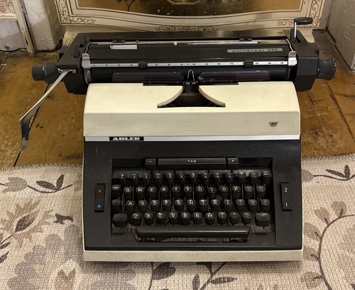 Vintage Adler Universal 390 Typewriter Tested Working With Cover | eBay