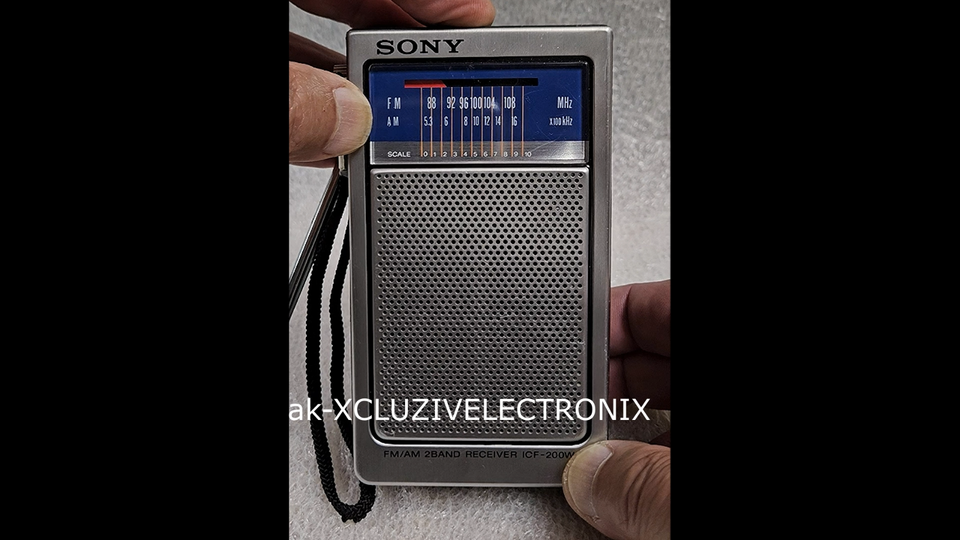 SANYO RP66 AM/FM 2BAND PORTABLE RADIO w/t EARBUDS *READ* | eBay