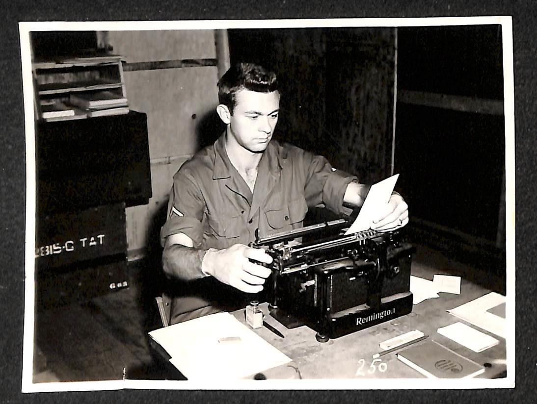 556TH A.S.G. BELLOWS FIELD HAWAII WWII TYPEWRITER MILITARY PHOTOGRAPH ...