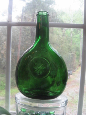 GLASSBORO 1850 Green Glass Bottle Repro 24oz Decanter Marked NULINE N.J ...