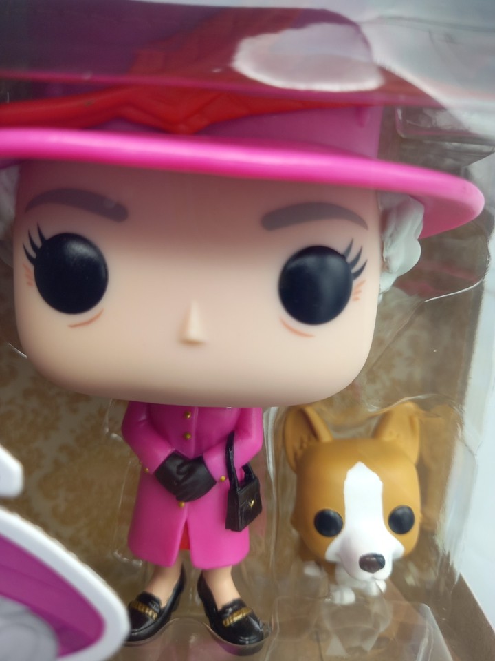 Funko Pop Queen Elizabeth with Corgi 01 Boxed | eBay UK