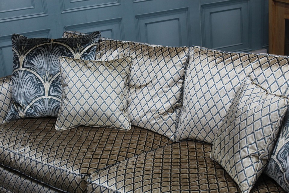 DURESTA, COLLINGWOOD 3 SEATER SOFA IN ECHELLE SAND FABRIC. RRP £5769.00 ...