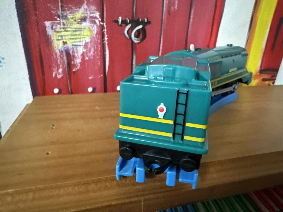 Shane 2016 Thomas & Friends Trackmaster Motorised Railway Train ...