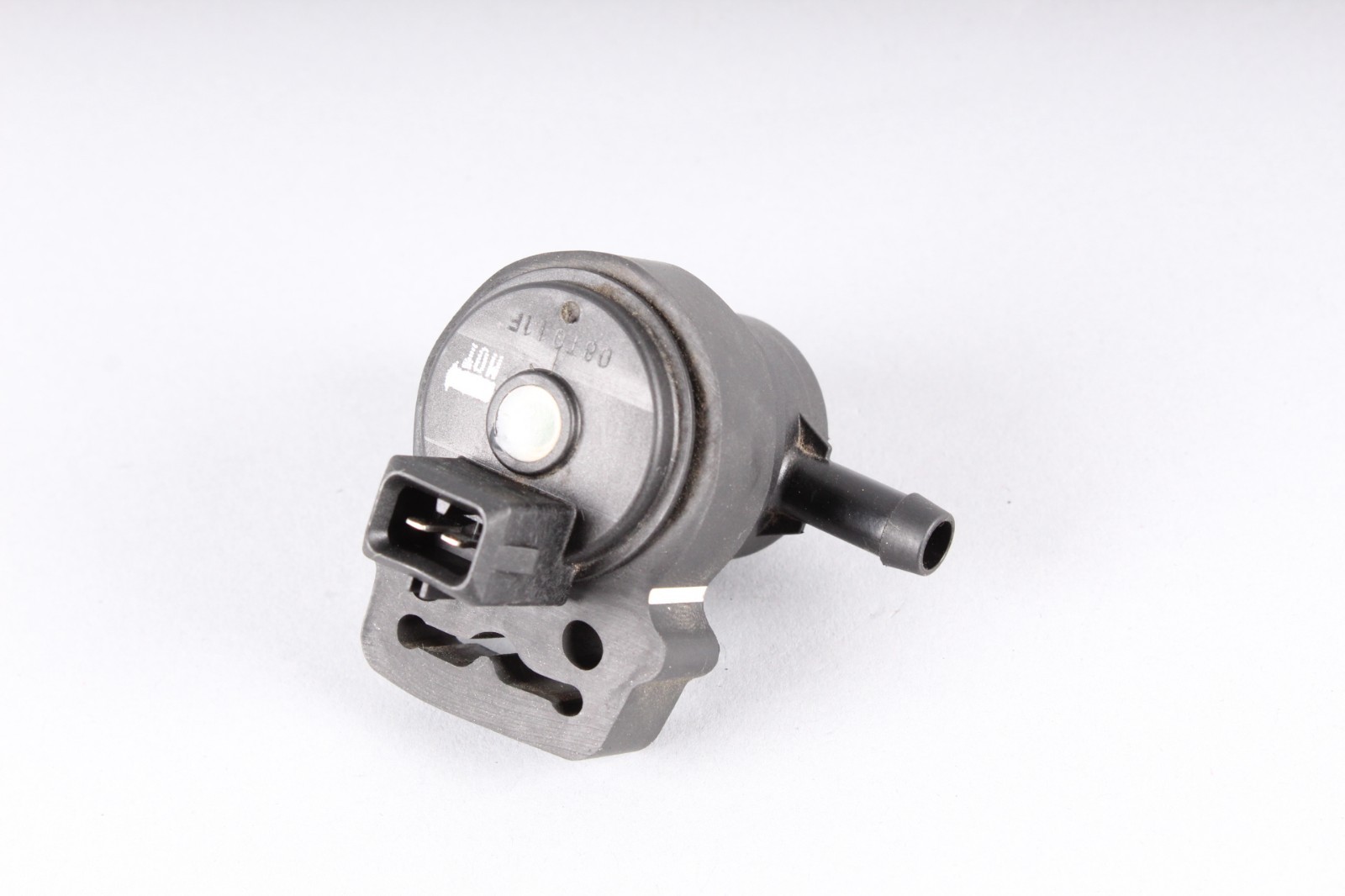 07-09 Mercedes W221 S550 CLS550 Fuel System Purge Valve 0004705593 OEM ...