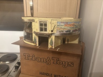 Vintage Tri-ang MINIC Garage and Carpark with Original Box - 1950's | eBay