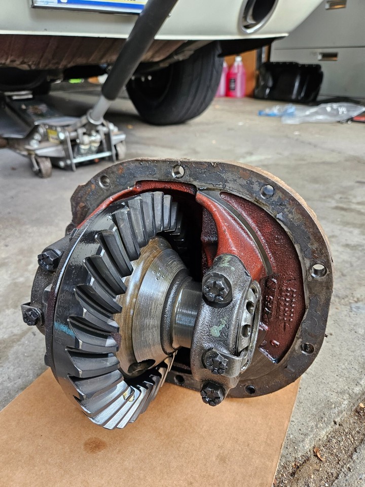Rebuilt 8 Inch FORD REAR END 3.55 gear Mustang differential center ...