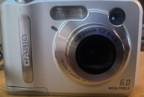 Casio QV-R40 Silver 6.0MP digital compact camera. TESTED. NEAR MINT. | eBay