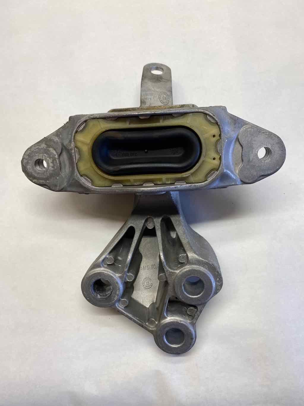 2015 CHEVROLET CRUZE Sedan Upper Transmission Mount 1.8L (13287955) OEM ...