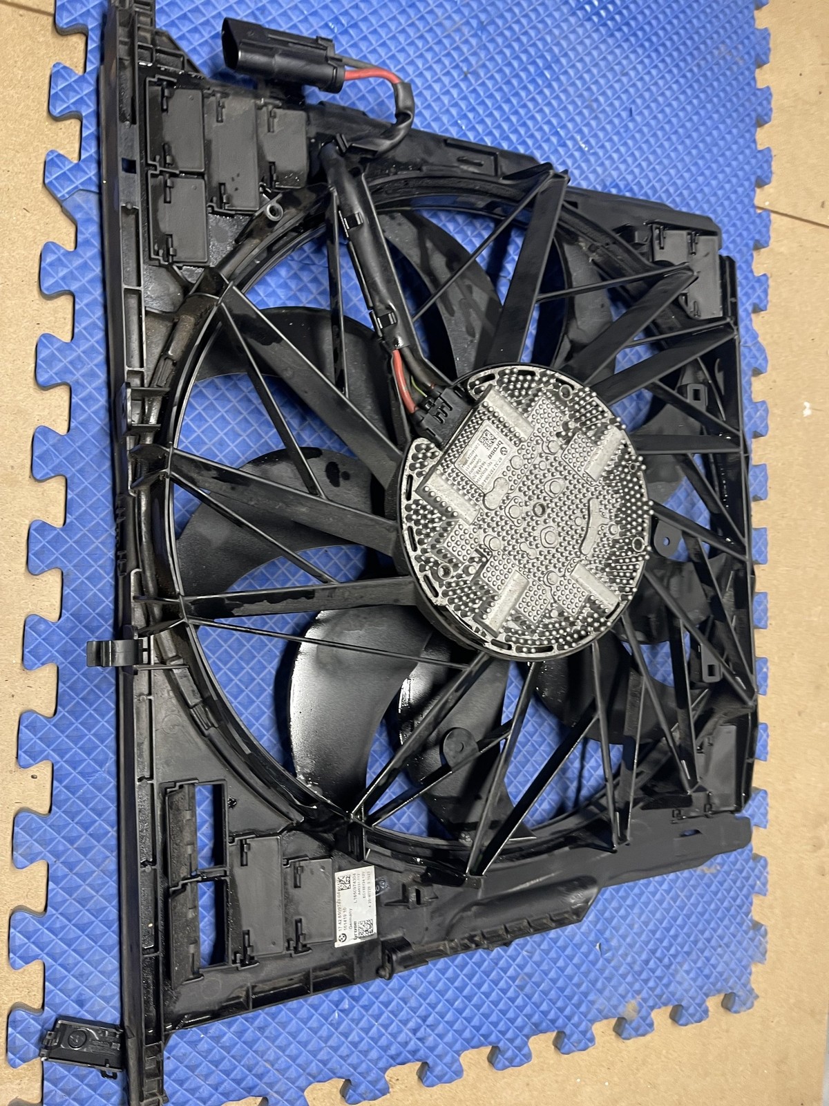 2010-2017 BMW F01 750 F10 550i N63 N63N 4.4L V8 Engine Cooling Fan ...